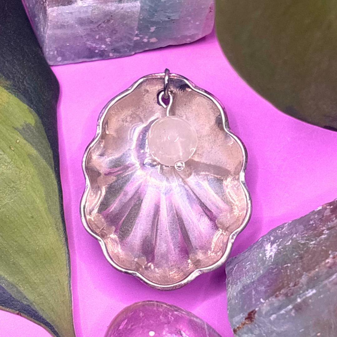 Large Silver Shell with Single Rose 3D Charm COMING 16/11 – The Guide ...